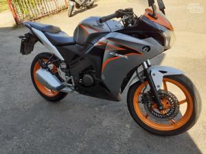 Honda Cbr 2011 in Panevezys, with an engine capacity of 0.13 L and mileage of 40 thousand km for 1550 €, photo 6 on AUTOMOTO.COM.LV
