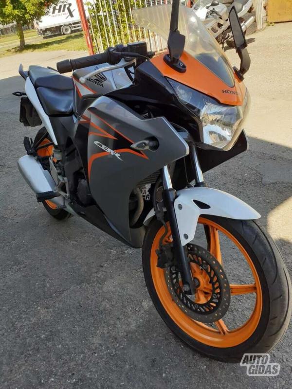 Хонда Cbr 2011 в Паневежис, объемом двигателя 0.13 л и пробегом 40 тыс. км за 1550 €, фото 7 на AUTOMOTO.COM.LV
