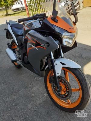 Honda Cbr 2011 in Panevezys, with an engine capacity of 0.13 L and mileage of 40 thousand km for 1550 €, photo 8 on AUTOMOTO.COM.LV