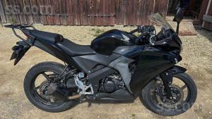 Honda Cbr 2011 in Aizkraukle, with an engine capacity of 0.13 L and mileage of 0 thousand km for 1800 €, photo 4 on AUTOMOTO.COM.LV