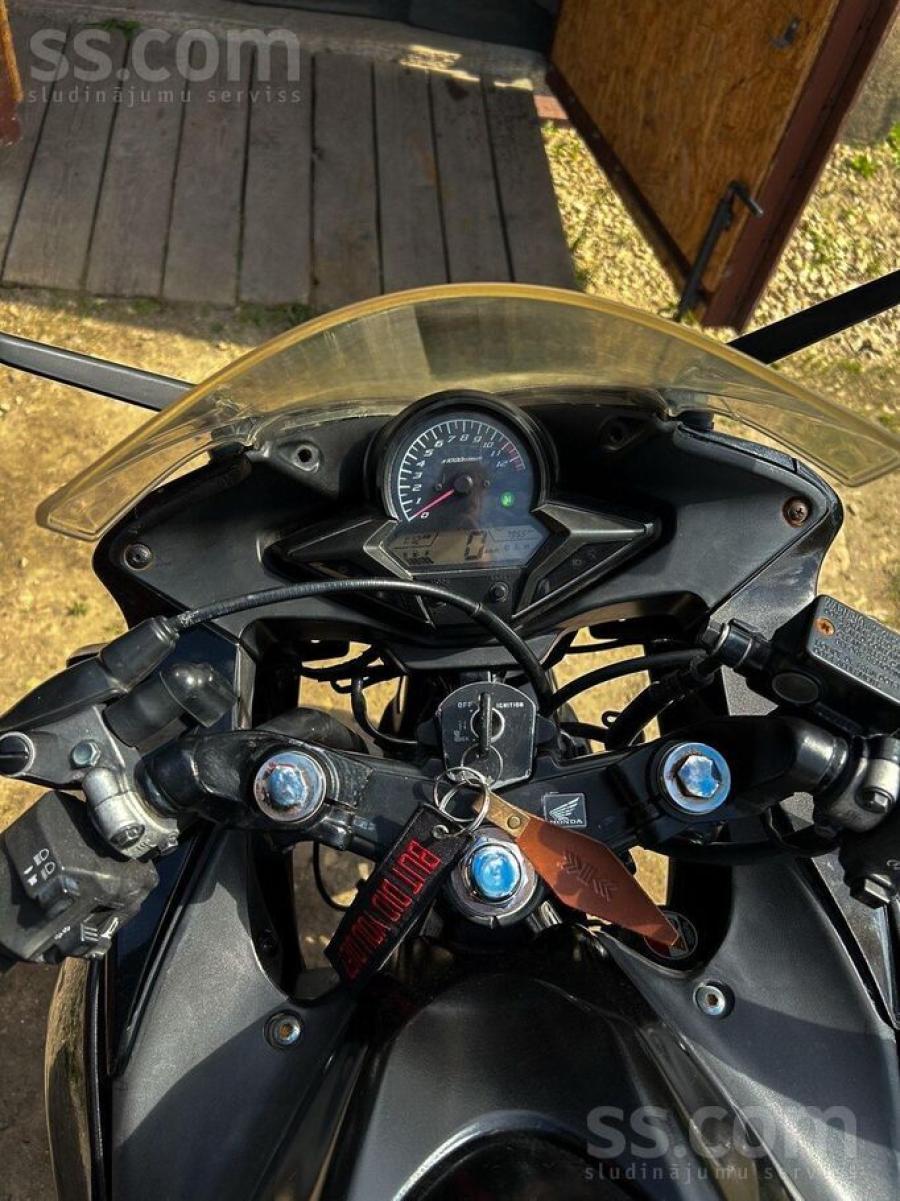 Honda Cbr 2011 in Aizkraukle, with an engine capacity of 0.13 L and mileage of 0 thousand km for 1800 €, photo 7 on AUTOMOTO.COM.LV