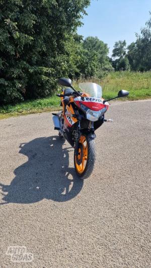 Хонда Cbr 2012 в Вильнюс, объемом двигателя 0.13 л и пробегом 24 тыс. км за 1750 €, фото 4 на AUTOMOTO.COM.LV