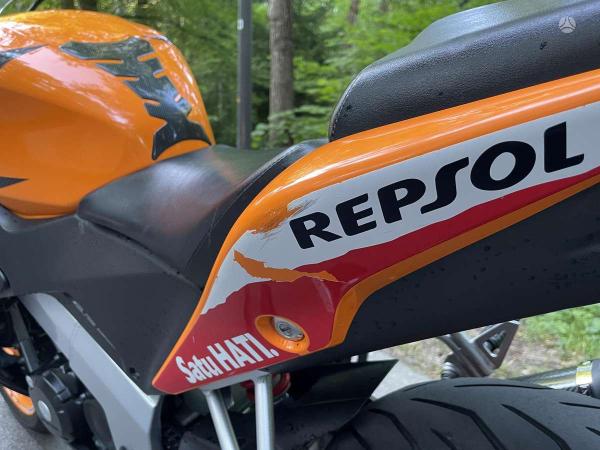 Honda Cbr 2012 in Kaunas, with an engine capacity of 0.13 L and mileage of 31 thousand km for 1650 €, photo 5 on AUTOMOTO.COM.LV