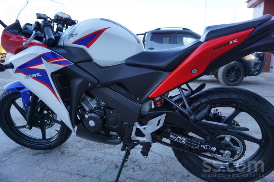 Honda Cbr 2013 in Riga, with an engine capacity of 0.13 L and mileage of 0 thousand km for 1900 €, photo 4 on AUTOMOTO.COM.LV