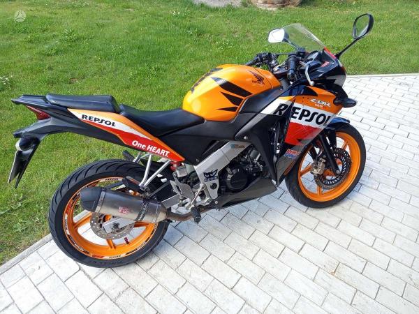 Honda Cbr 2013 in Vilkaviskis, with an engine capacity of 0.13 L and mileage of 25 thousand km for 1800 €, photo 1 on AUTOMOTO.COM.LV