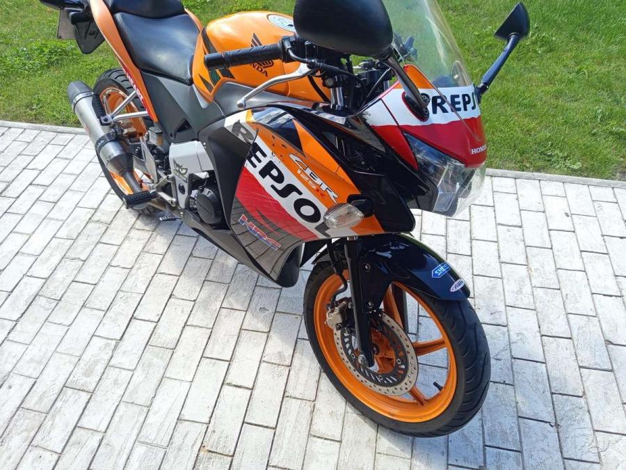 Honda Cbr 2013 Vilkaviškis, ar dzinēja tilpumu 0.13 L un nobraukumu 25 tūkst. km par 1800 €, foto 3 vietnē AUTOMOTO.COM.LV