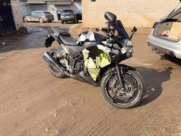 Honda Cbr 2013 in Jonava, with an engine capacity of 0.25 L and mileage of 29 thousand km for 2000 €, photo 1 on AUTOMOTO.COM.LV