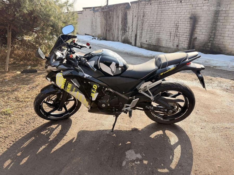 Honda Cbr 2013 in Jonava, with an engine capacity of 0.25 L and mileage of 29 thousand km for 2000 €, photo 3 on AUTOMOTO.COM.LV
