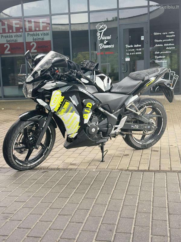 Honda Cbr 2013 in Jonava, with an engine capacity of 0.25 L and mileage of 29 thousand km for 2000 €, photo 6 on AUTOMOTO.COM.LV