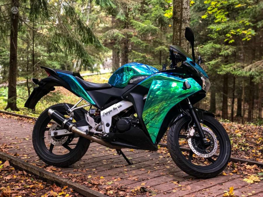 Honda Cbr 2013 in Telschi, with an engine capacity of 0.13 L and mileage of 21 thousand km for 2000 €, photo 8 on AUTOMOTO.COM.LV