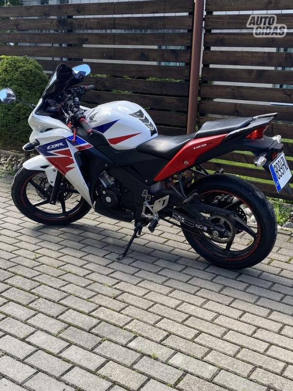 Honda Cbr 2013 Vilkaviškis, ar dzinēja tilpumu 0.00 L un nobraukumu 0 tūkst. km par 1700 €, foto 3 vietnē AUTOMOTO.COM.LV