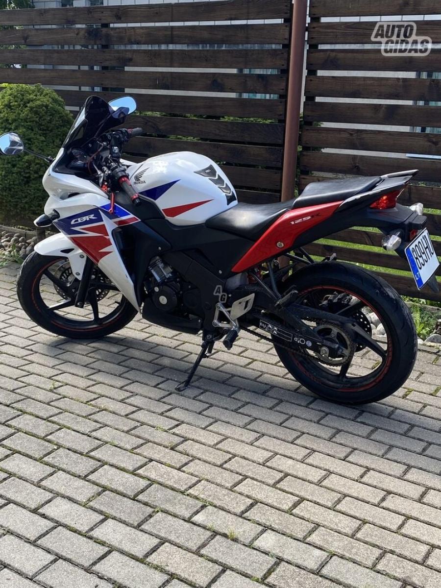 Хонда Cbr 2013 в Вилкавишкис, объемом двигателя 0.00 л и пробегом 0 тыс. км за 1700 €, фото 3 на AUTOMOTO.COM.LV
