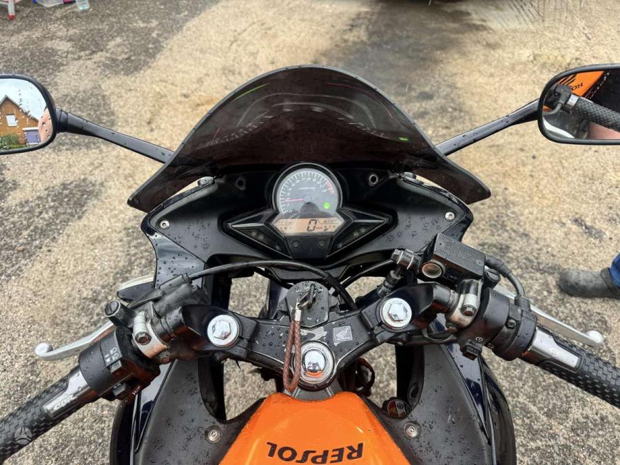 Honda Cbr 2014 in Klaipeda, with an engine capacity of 0.13 L and mileage of 36 thousand km for 1550 €, photo 7 on AUTOMOTO.COM.LV