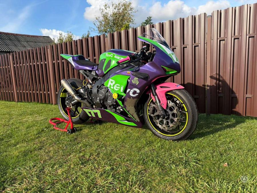 Honda Cbr 2014 in Siauliai, with an engine capacity of 1.00 L and mileage of 21 thousand km for 6500 €, photo 4 on AUTOMOTO.COM.LV