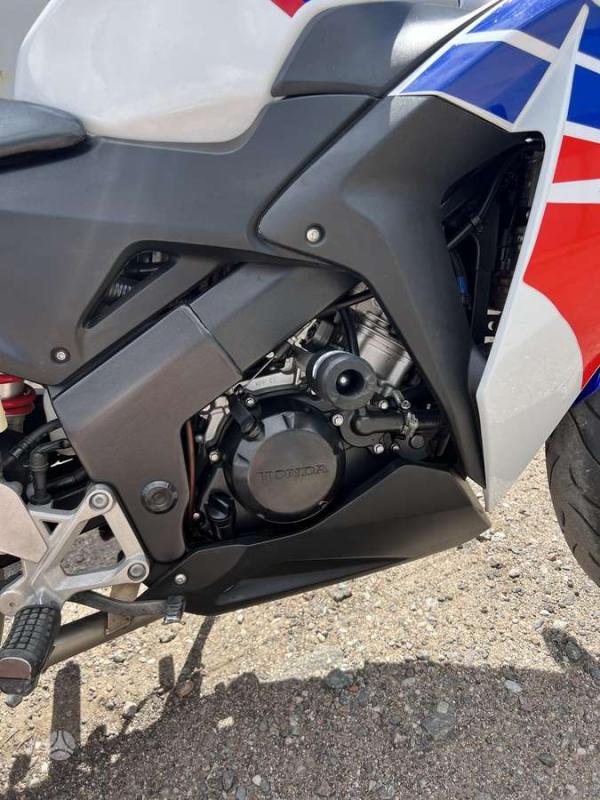 Honda Cbr 2015 Šilutė, ar dzinēja tilpumu 0.13 L un nobraukumu 32 tūkst. km par 2000 €, foto 8 vietnē AUTOMOTO.COM.LV