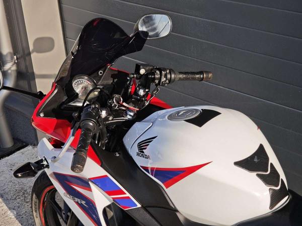 Honda Cbr 2015 Panevēža, ar dzinēja tilpumu 0.13 L un nobraukumu 21 tūkst. km par 1600 €, foto 9 vietnē AUTOMOTO.COM.LV