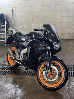 Honda Cbr 2015 in Kursenai, with an engine capacity of 0.13 L and mileage of 16 thousand km for 2200 €, photo  on AUTOMOTO.COM.LV