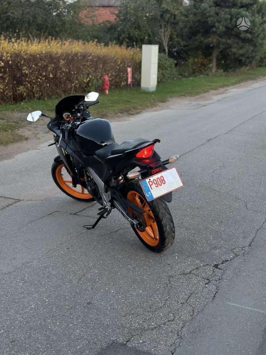 Хонда Cbr 2015 в Куршенай, объемом двигателя 0.13 л и пробегом 16 тыс. км за 2200 €, фото 6 на AUTOMOTO.COM.LV