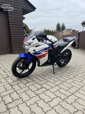 Honda Cbr 2016 Prienai, ar dzinēja tilpumu 0.13 L un nobraukumu 21 tūkst. km par 2050 €, foto 2 vietnē AUTOMOTO.COM.LV