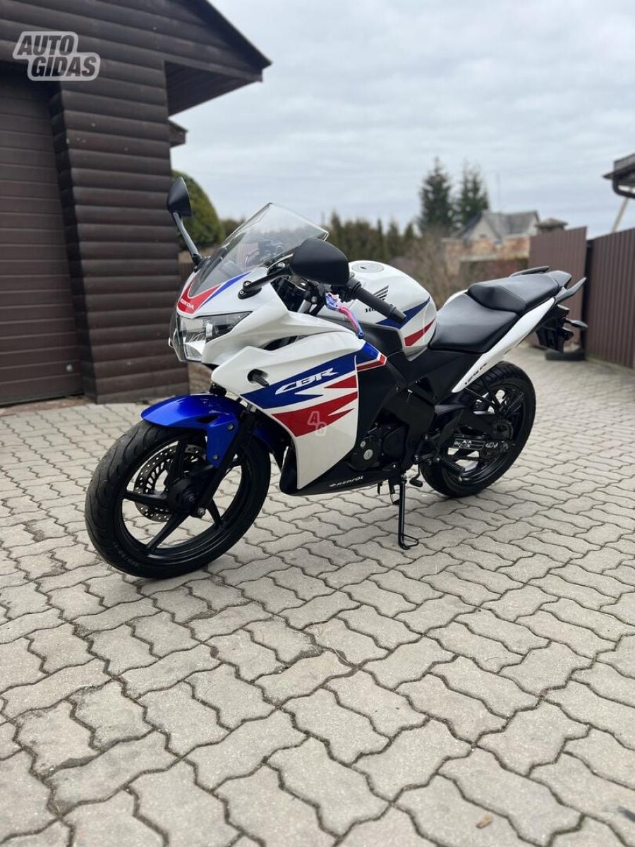 Honda Cbr 2016 Prienai, ar dzinēja tilpumu 0.13 L un nobraukumu 21 tūkst. km par 2050 €, foto 2 vietnē AUTOMOTO.COM.LV