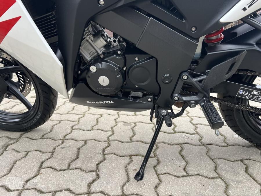 Honda Cbr 2016 Prienai, ar dzinēja tilpumu 0.13 L un nobraukumu 21 tūkst. km par 2050 €, foto 13 vietnē AUTOMOTO.COM.LV