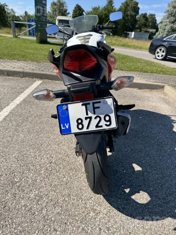 Хонда Cbr 2016 в Талси, объемом двигателя 0.13 л и пробегом 0 тыс. км за 2300 €, фото 3 на AUTOMOTO.COM.LV