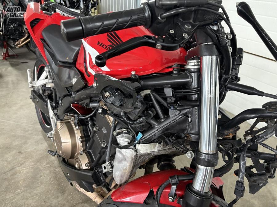 Honda Cbr 2016 in Kelme, with an engine capacity of 0.50 L and mileage of 0 thousand km for 965 €, photo 12 on AUTOMOTO.COM.LV