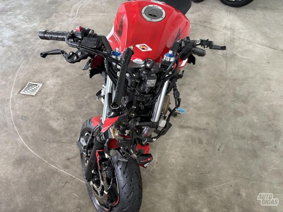 Honda Cbr 2016 in Kelme, with an engine capacity of 0.50 L and mileage of 0 thousand km for 965 €, photo 13 on AUTOMOTO.COM.LV
