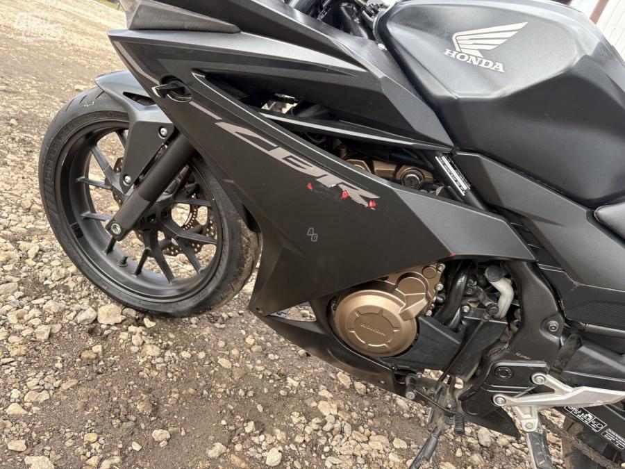 Honda Cbr 2017 in Kelme, with an engine capacity of 0.50 L and mileage of 17 thousand km for 1630 €, photo 9 on AUTOMOTO.COM.LV