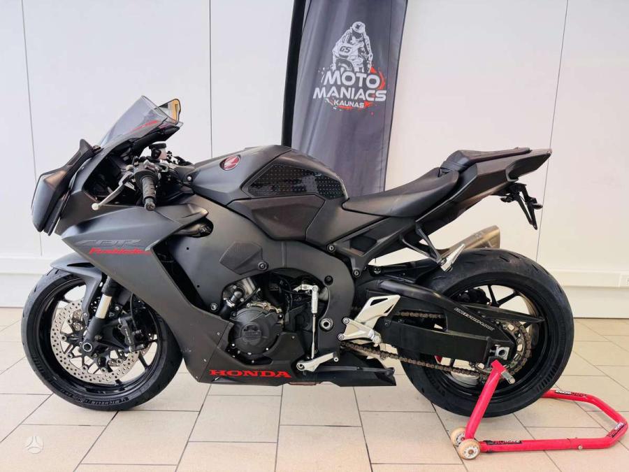 Хонда Cbr 2019 в Каунас, объемом двигателя 1.00 л и пробегом 13 тыс. км за 8550 €, фото 4 на AUTOMOTO.COM.LV