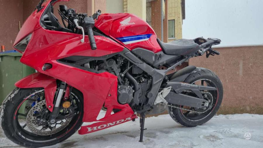 Хонда Cbr 2025 в Каунас, объемом двигателя 0.65 л и пробегом 5 тыс. км за 5450 €, фото 3 на AUTOMOTO.COM.LV