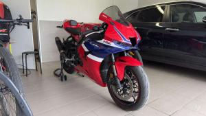 Honda Cbr 2025 Viļņa, ar dzinēja tilpumu 1.00 L un nobraukumu 3 tūkst. km par 20000 €, foto 3 vietnē AUTOMOTO.COM.LV