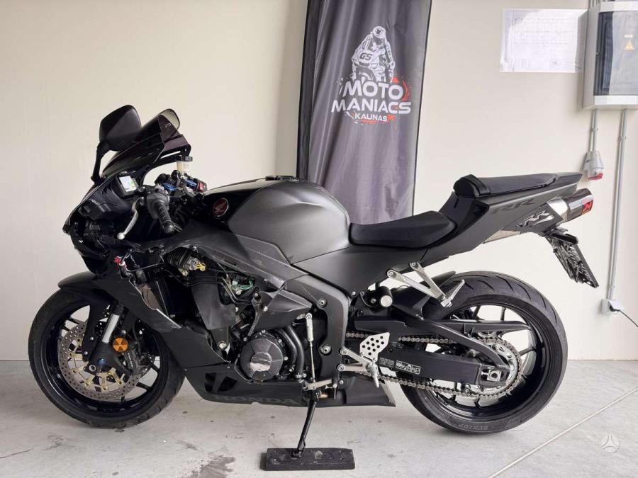 Honda Cbr 2025 Kauņa, ar dzinēja tilpumu 0.60 L un nobraukumu 8 tūkst. km par 6890 €, foto 5 vietnē AUTOMOTO.COM.LV