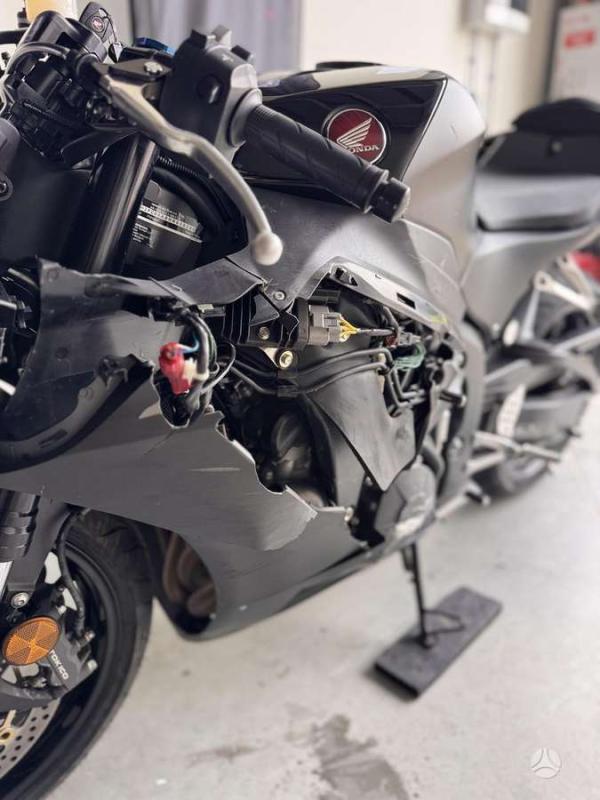 Honda Cbr 2025 in Kaunas, with an engine capacity of 0.60 L and mileage of 8 thousand km for 6890 €, photo 7 on AUTOMOTO.COM.LV