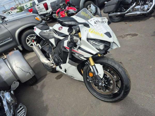 Хонда Cbr 2026 в Клайпеда, объемом двигателя 1.00 л и пробегом 1 тыс. км за 6800 €, фото 1 на AUTOMOTO.COM.LV
