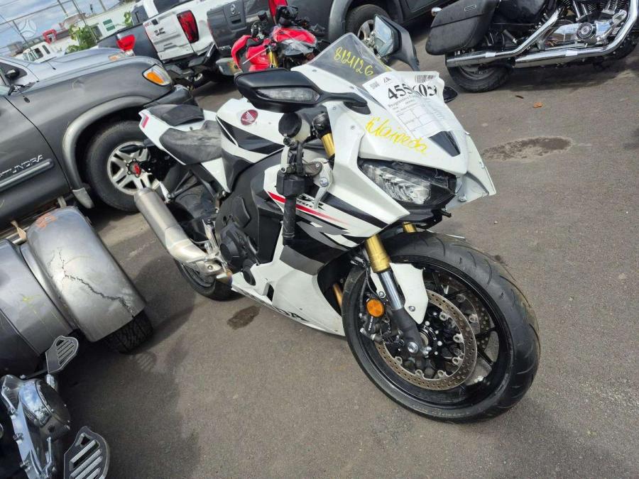 Хонда Cbr 2026 в Клайпеда, объемом двигателя 1.00 л и пробегом 1 тыс. км за 6800 €, фото 1 на AUTOMOTO.COM.LV