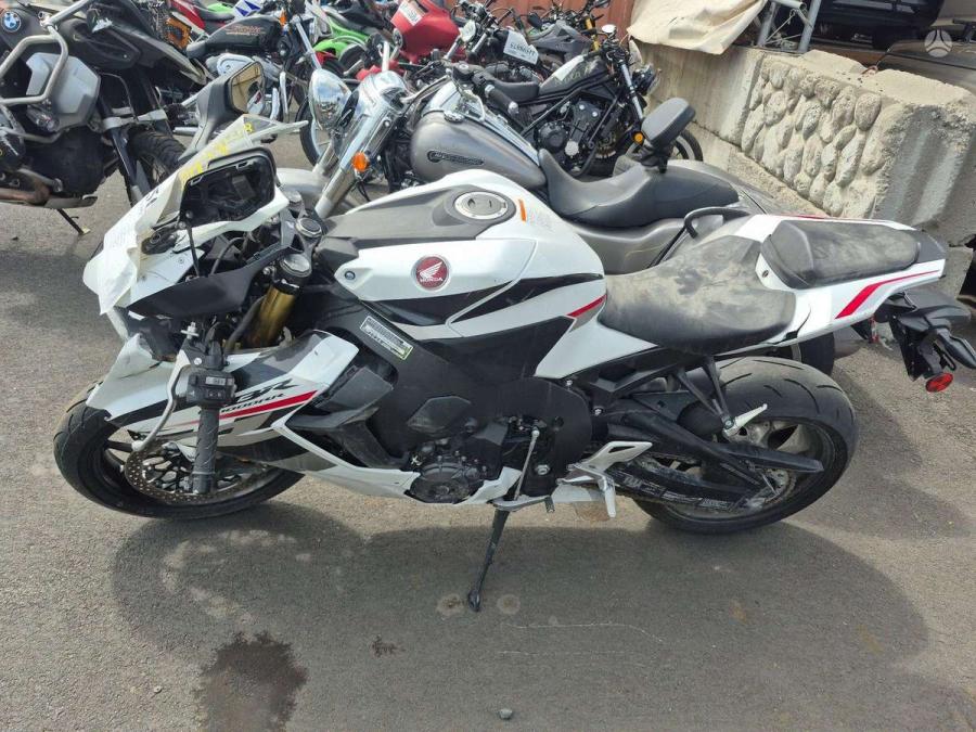 Хонда Cbr 2026 в Клайпеда, объемом двигателя 1.00 л и пробегом 1 тыс. км за 6800 €, фото 7 на AUTOMOTO.COM.LV