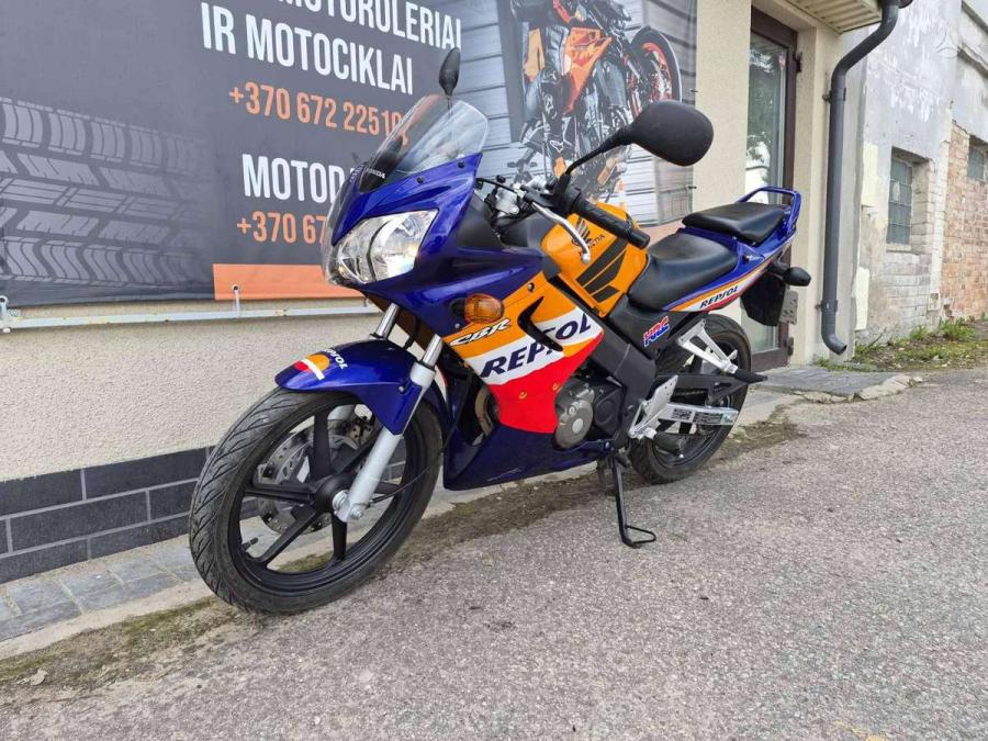 Orange Honda Cbr 2006 in Panevezys, with an engine capacity of 0.13 L and mileage of 5 thousand km for 1400 €, photo 3 on AUTOMOTO.COM.LV