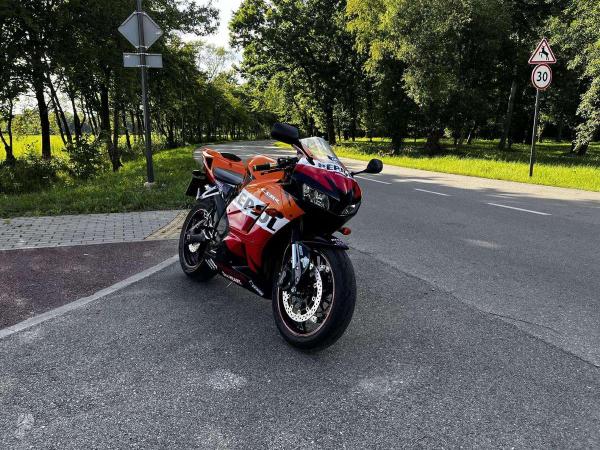 Orange Honda Cbr 2009 in Alytus, with an engine capacity of 0.60 L and mileage of 20 thousand km for 4999 €, photo 2 on AUTOMOTO.COM.LV
