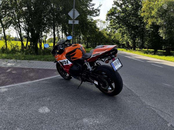 Orange Honda Cbr 2009 in Alytus, with an engine capacity of 0.60 L and mileage of 20 thousand km for 4999 €, photo 4 on AUTOMOTO.COM.LV