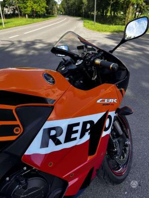 Orange Honda Cbr 2009 in Alytus, with an engine capacity of 0.60 L and mileage of 20 thousand km for 4999 €, photo 7 on AUTOMOTO.COM.LV