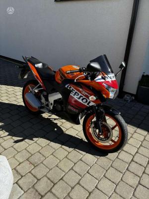 Oranžs Honda Cbr 2012 Kauņa, ar dzinēja tilpumu 0.13 L un nobraukumu 24 tūkst. km par 1970 €, foto  vietnē AUTOMOTO.COM.LV