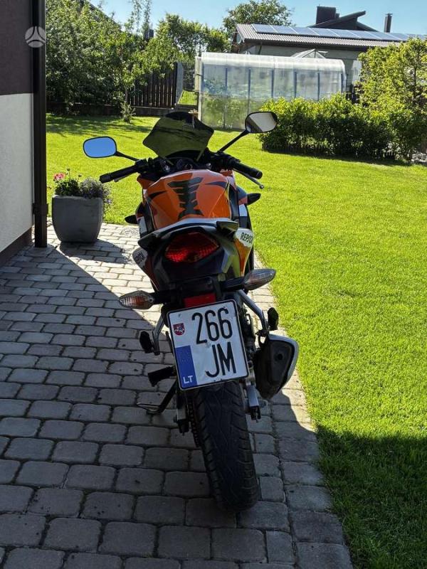 Orange Honda Cbr 2012 in Kaunas, with an engine capacity of 0.13 L and mileage of 24 thousand km for 1970 €, photo 7 on AUTOMOTO.COM.LV
