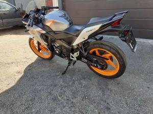 Oranžs Honda Cbr 2012 Panevēža, ar dzinēja tilpumu 0.13 L un nobraukumu 38 tūkst. km par 1750 €, foto 3 vietnē AUTOMOTO.COM.LV
