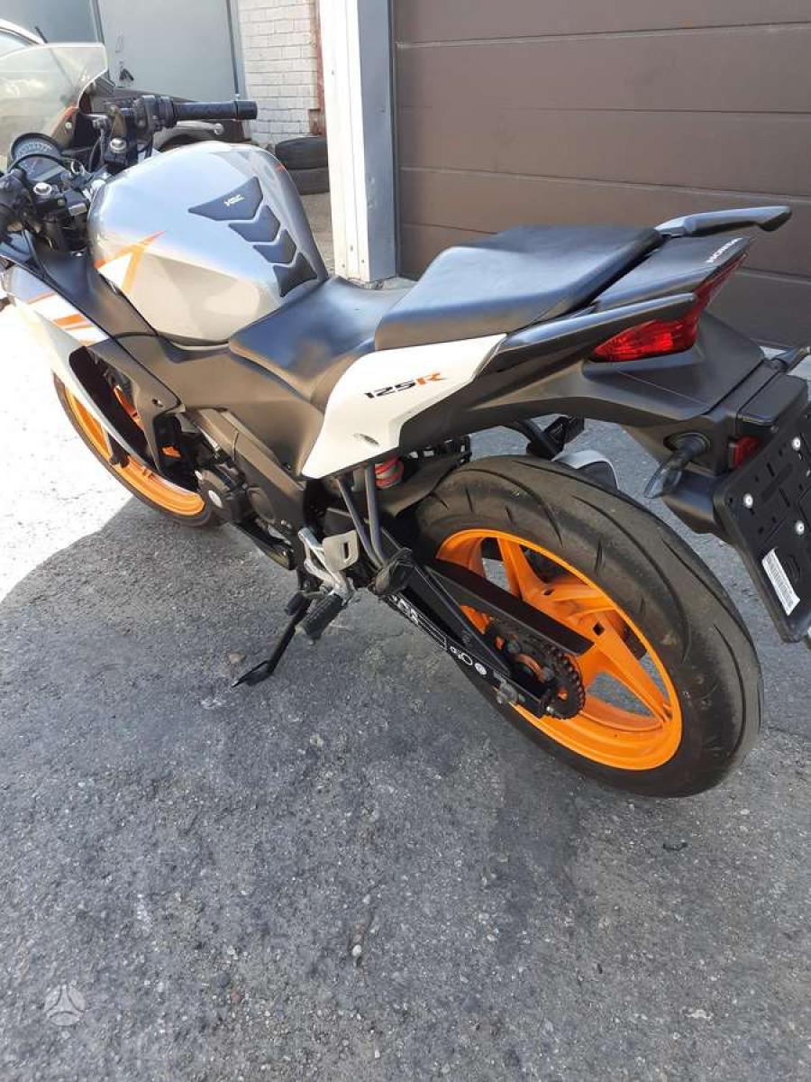 Oranžs Honda Cbr 2012 Panevēža, ar dzinēja tilpumu 0.13 L un nobraukumu 38 tūkst. km par 1750 €, foto 4 vietnē AUTOMOTO.COM.LV