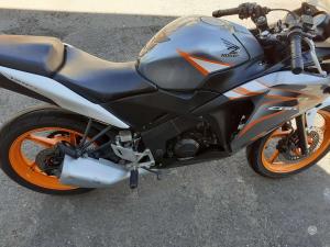 Oranžs Honda Cbr 2012 Panevēža, ar dzinēja tilpumu 0.13 L un nobraukumu 38 tūkst. km par 1750 €, foto 7 vietnē AUTOMOTO.COM.LV