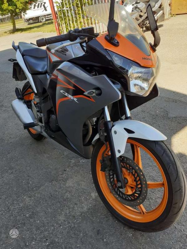 Oranžs Honda Cbr 2012 Panevēža, ar dzinēja tilpumu 0.13 L un nobraukumu 38 tūkst. km par 1750 €, foto 8 vietnē AUTOMOTO.COM.LV