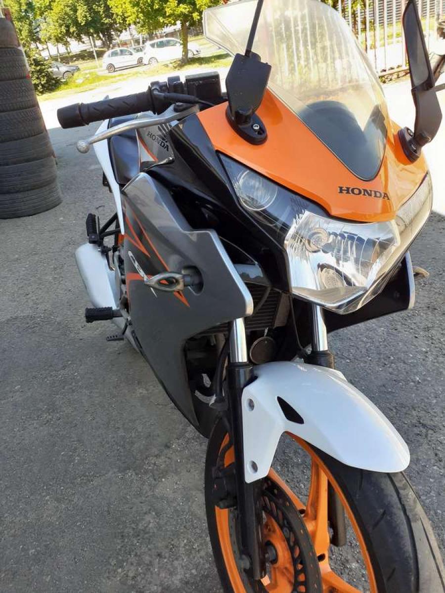 Oranžs Honda Cbr 2012 Panevēža, ar dzinēja tilpumu 0.13 L un nobraukumu 38 tūkst. km par 1750 €, foto 10 vietnē AUTOMOTO.COM.LV