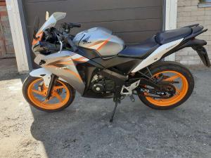 Oranžs Honda Cbr 2012 Panevēža, ar dzinēja tilpumu 0.13 L un nobraukumu 38 tūkst. km par 1750 €, foto 12 vietnē AUTOMOTO.COM.LV