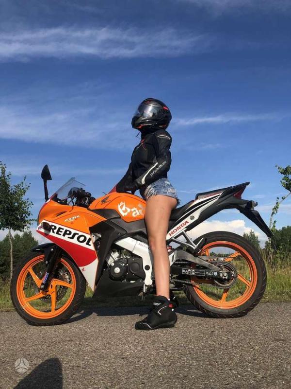 Оранжевый Хонда Cbr 2015 в Вильнюс, объемом двигателя 0.13 л и пробегом 16 тыс. км за 2350 €, фото 1 на AUTOMOTO.COM.LV